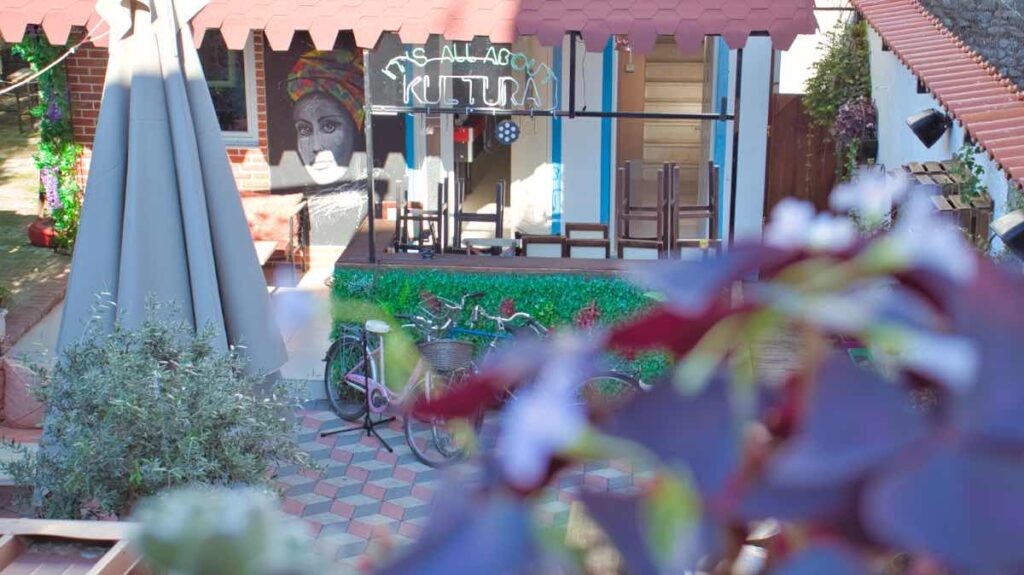 How To Start Volunteering At A Hostel - 7 Steps To Being A Hostel Volunteer